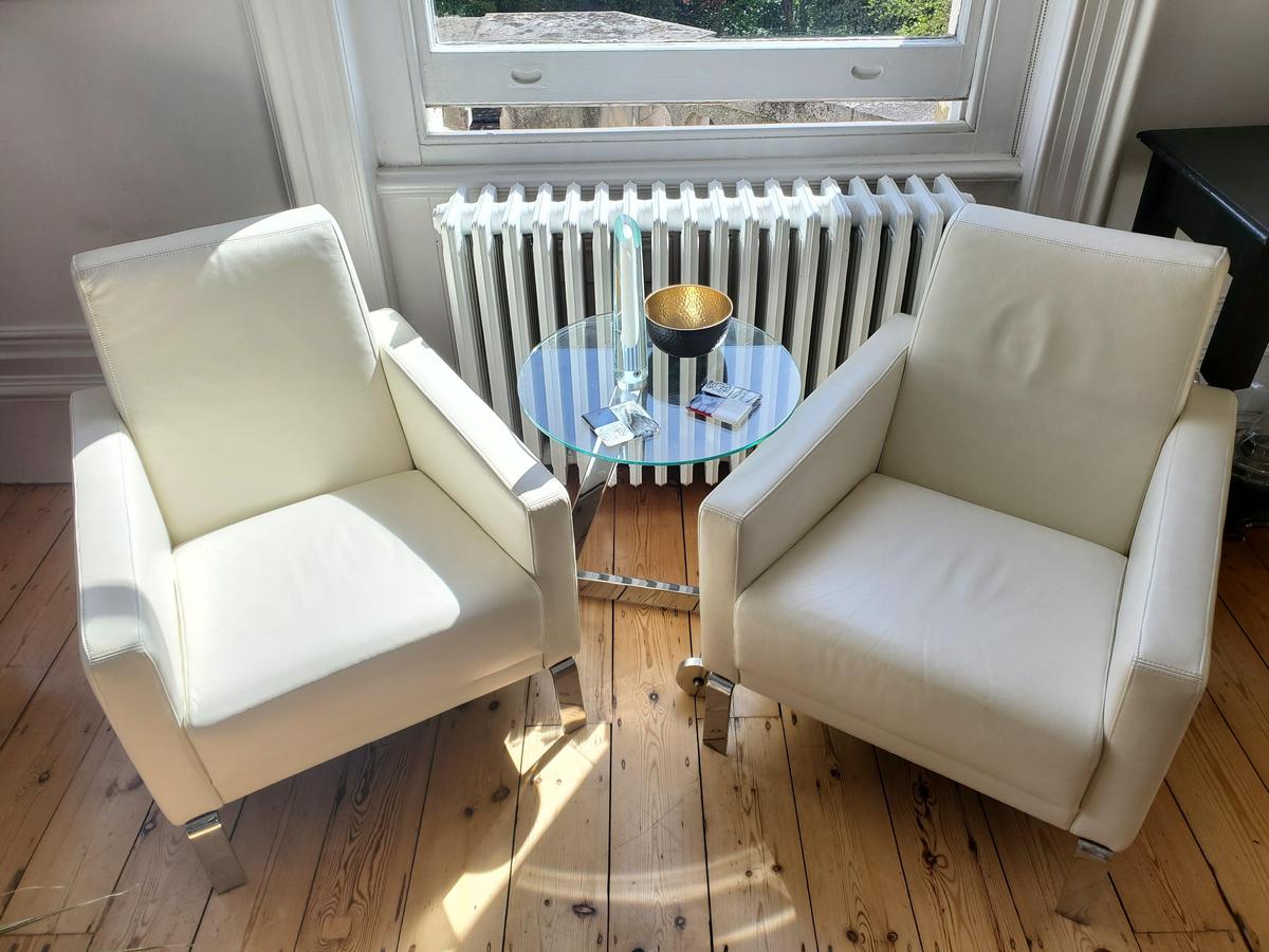 Pair of BoConcept Fly Chairs in White Leather – LOT.co.uk