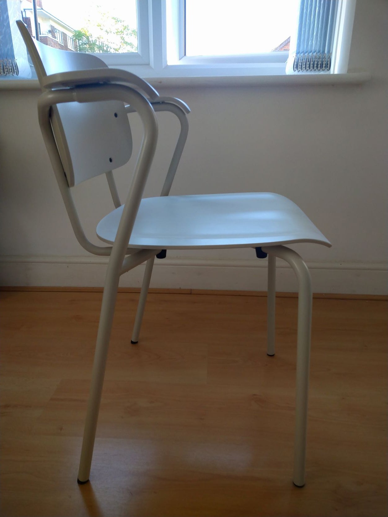 A Pair of Lukki Chairs by Artek – LOT.co.uk