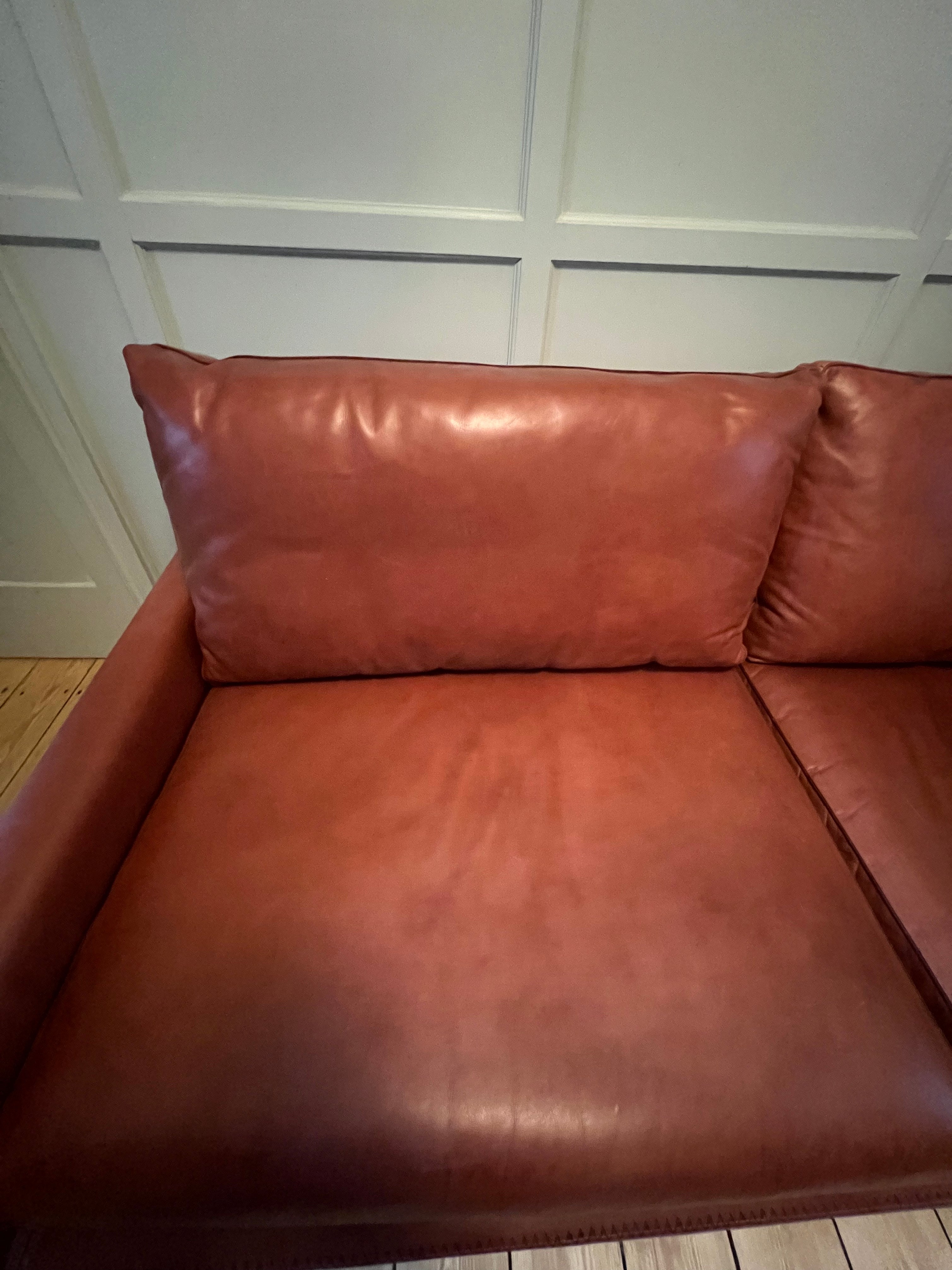 Conran Shop leather sofa – LOT.co.uk